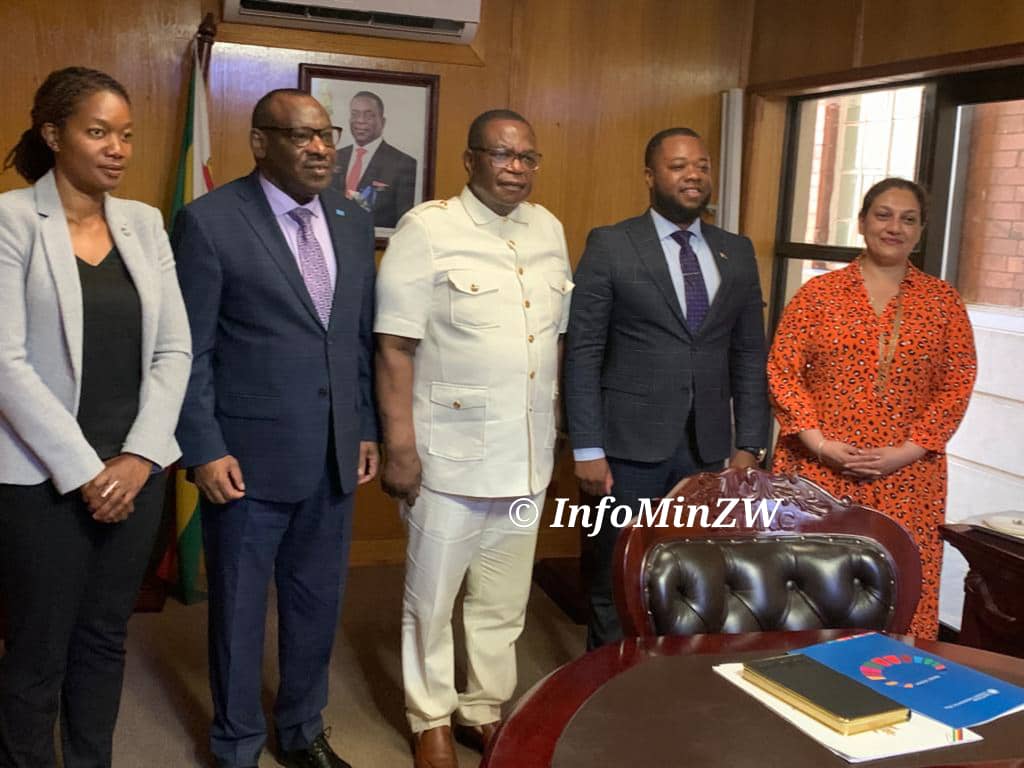 Acting President, General Rtd Dr Chiwenga receives courtesy call from ...