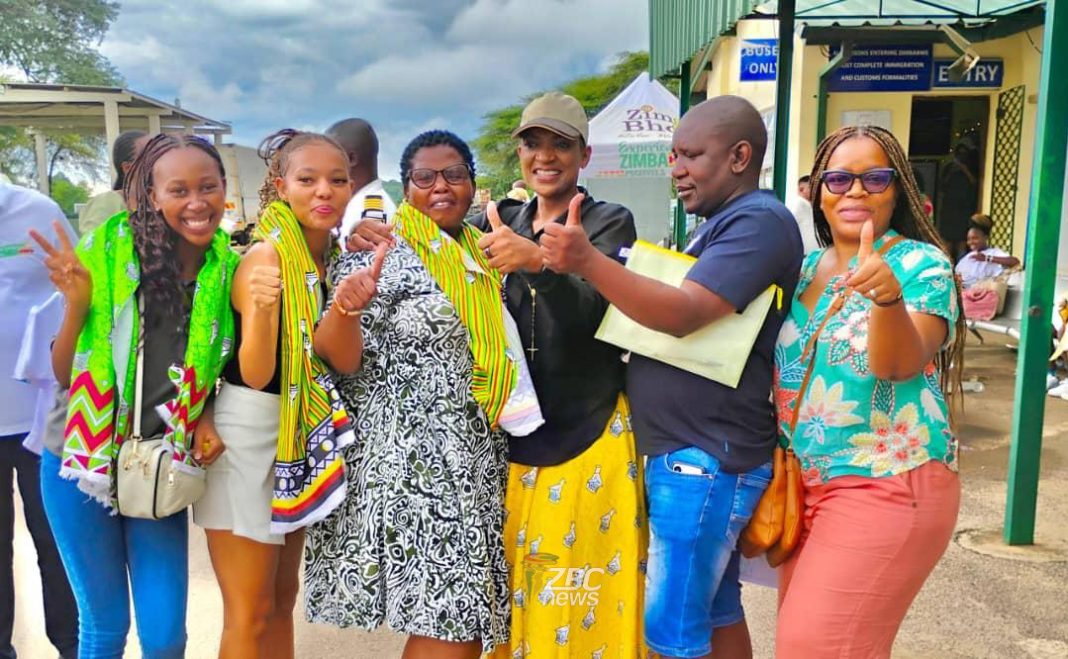 Victoria Falls draws festive crowds amid growing international arrivals ...